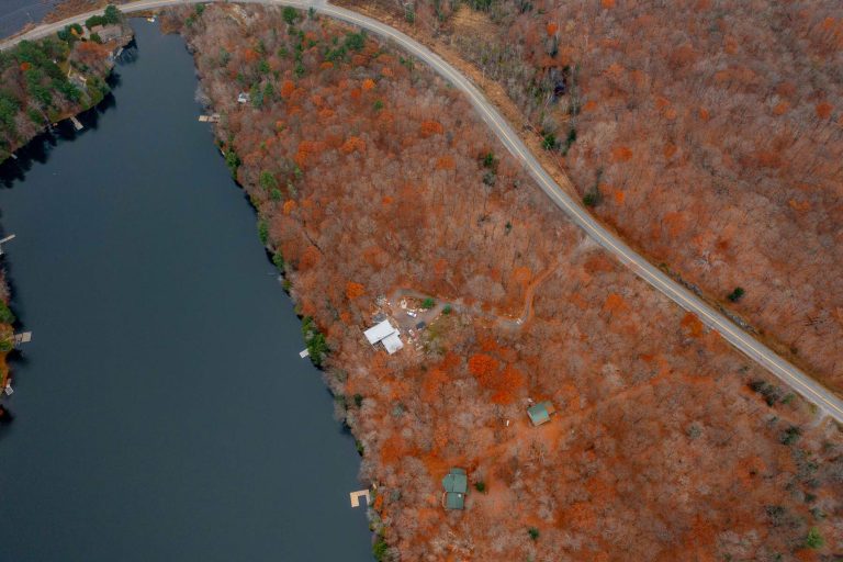 Bruce Lake Cottage - Trevor McIvor Architect Inc.