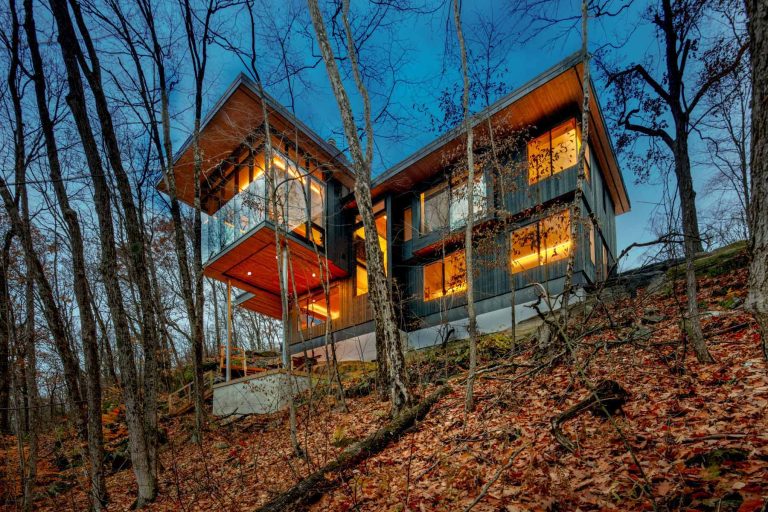 Bruce Lake Cottage - Trevor McIvor Architect Inc.