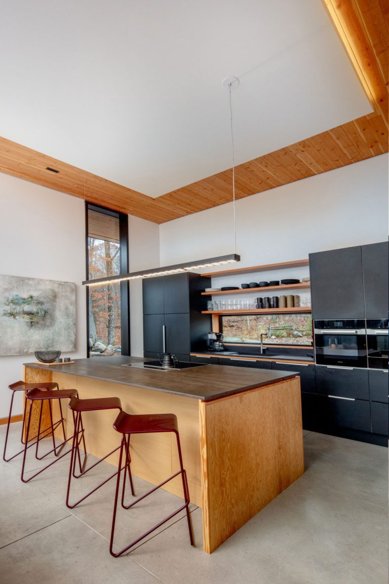 Bruce Lake Cottage - Trevor McIvor Architect Inc.